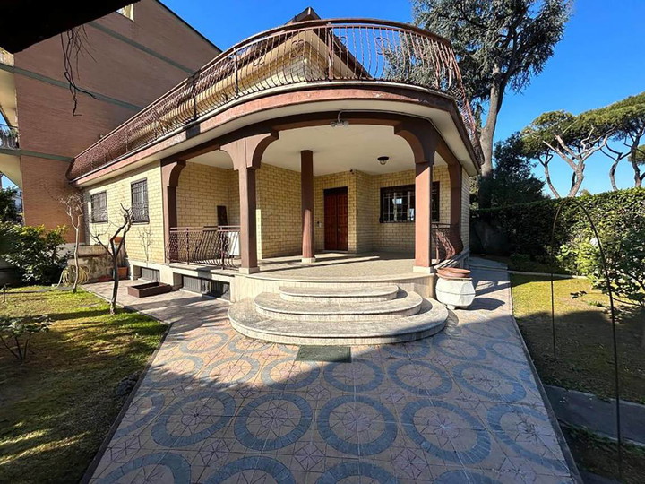 250 M² Villa ∙ 4 Bedrooms ∙ 9 Guests - Marino