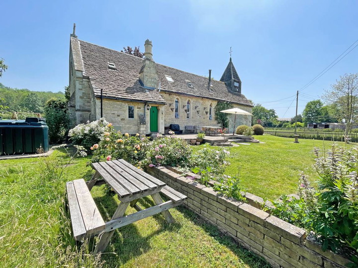 Cottage ∙ 4 Bedrooms ∙ 7 Guests - Swindon