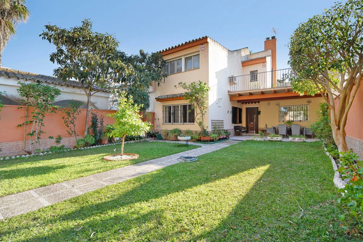 100 M² Villa ∙ 4 Bedrooms ∙ 8 Guests - Cádiz