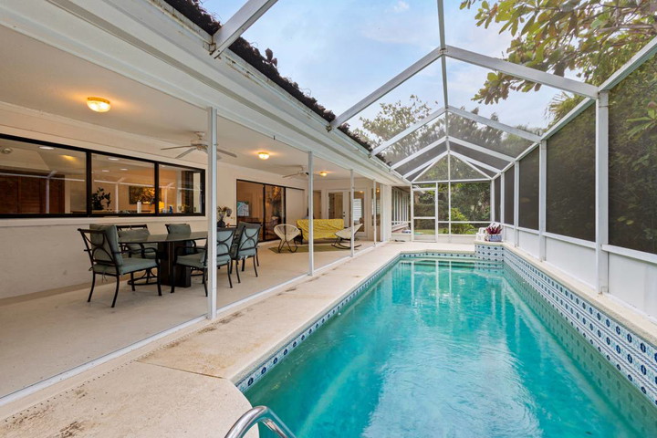 251 M² House ∙ 4 Bedrooms ∙ 6 Guests - Vero Beach, FL