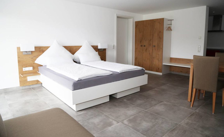 41 M² Ferienwohnung ∙ 1 Schlafzimmer ∙ 4 Gäste - Brackenheim