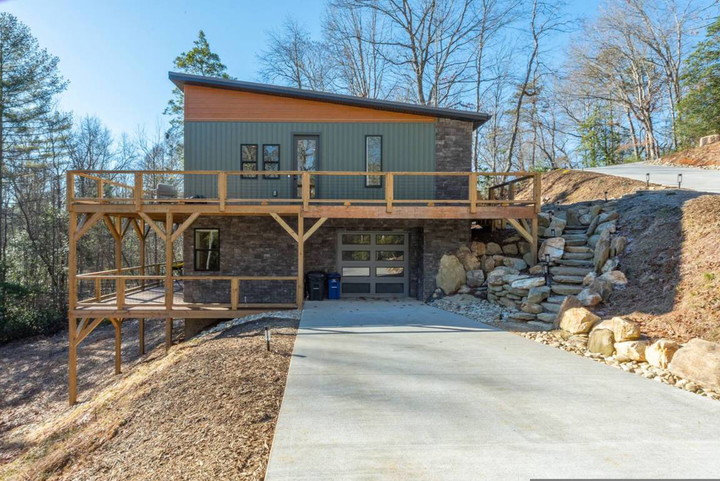 Apartment ∙ 3 Bedrooms ∙ 8 Guests - Brevard, NC