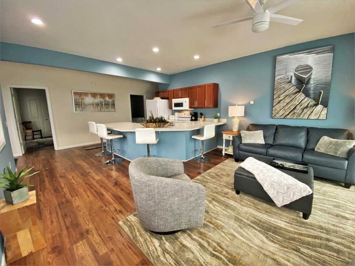 93 M² Apartment ∙ 2 Bedrooms ∙ 4 Guests - Mackinac Island, MI