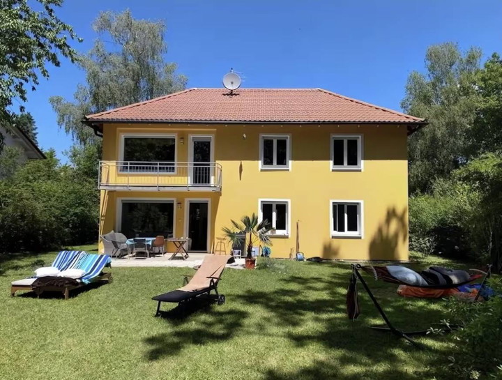 200 M² House ∙ 4 Bedrooms ∙ 8 Guests - Munich