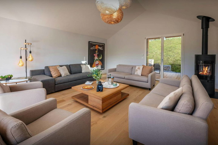 230 M² Villa ∙ 4 Bedrooms ∙ 8 Guests - Annecy