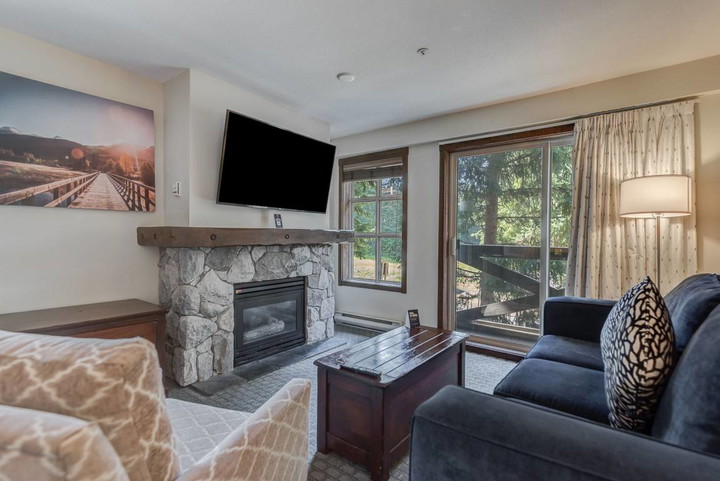 Hotel ∙ 2 Bedrooms ∙ 6 Guests - Whistler