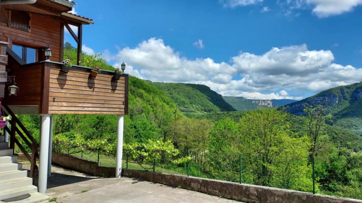 68 M² Gîte ∙ 2 Chambres ∙ 6 Personnes - Ain