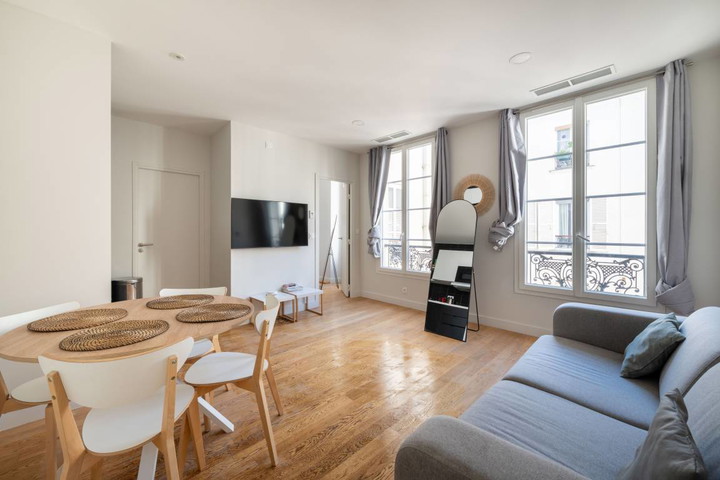 House ∙ 2 Bedrooms ∙ 6 Guests - Paris