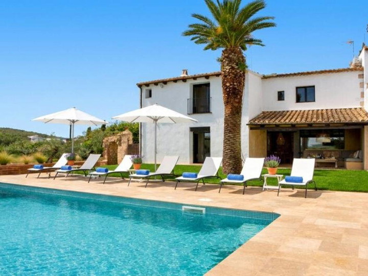 500 M² Villa ∙ 6 Habitaciones ∙ 12 Huéspedes - Sitges