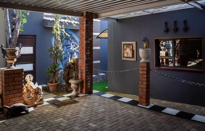 157 M² Apartment ∙ 2 Bedrooms ∙ 4 Guests - Bloemfontein