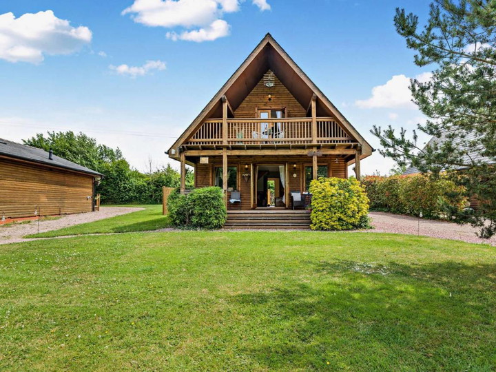 Albergue ∙ 3 Habitaciones ∙ 5 Huéspedes - Gloucestershire