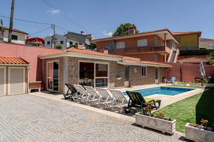 100 M² Vivenda ∙ 4 Quartos ∙ 9 Hóspedes - Felgueiras