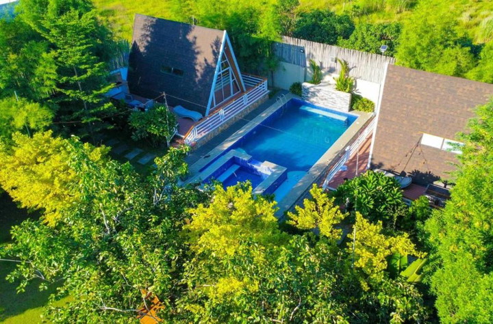 2818 M² Farmhouse ∙ 4 Bedrooms ∙ 20 Guests - Angeles