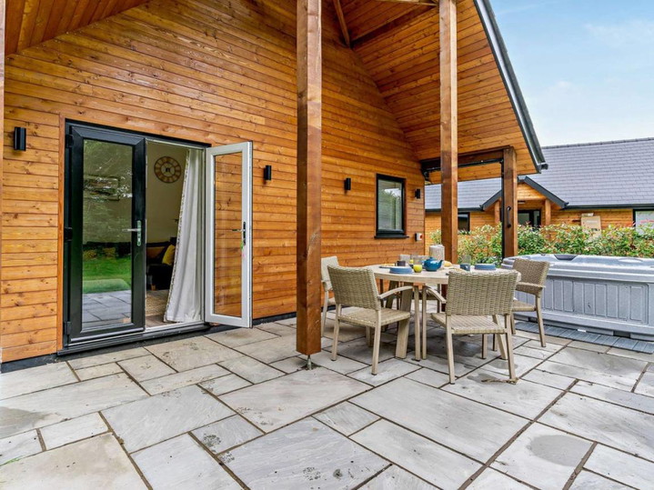 Lodge ∙ 3 Bedrooms ∙ 6 Guests - Llanelli