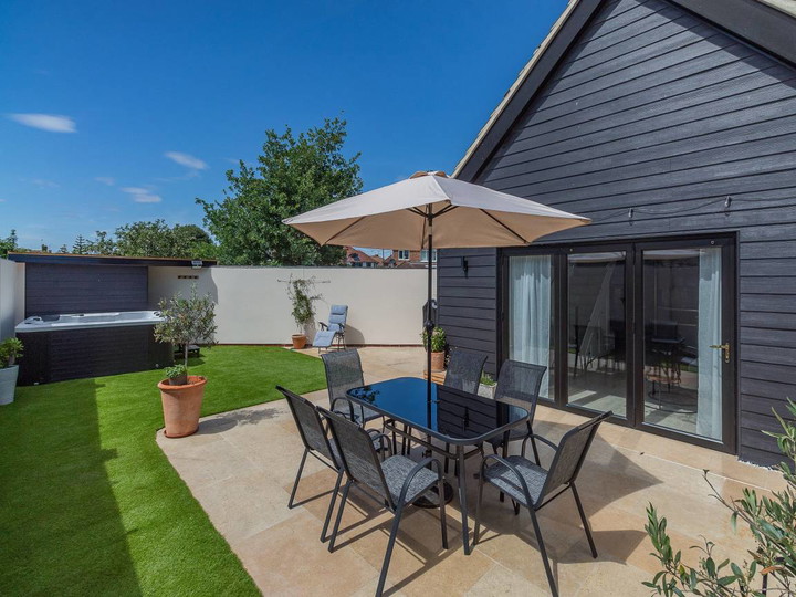 Cottage ∙ 2 Bedrooms ∙ 4 Guests - Felixstowe