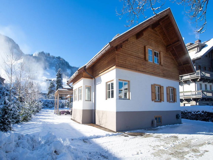 300 M² Chalet ∙ 4 Bedrooms ∙ 7 Guests - Waidring