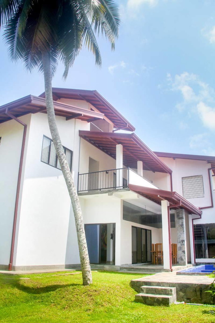 3418 M² Villa ∙ 3 Bedrooms ∙ 6 Guests - Bentota