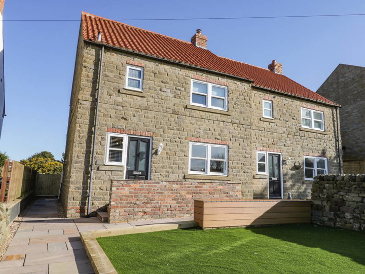 Cottage ∙ 3 Bedrooms ∙ 6 Guests - Robin Hood's Bay