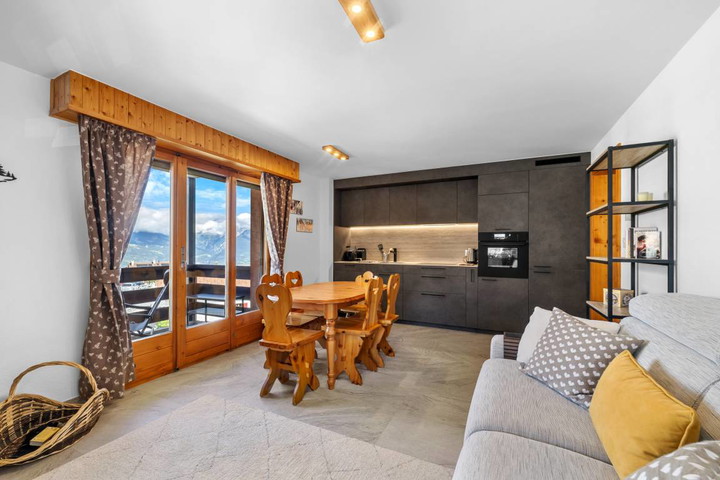 65 M² Apartamento ∙ 2 Habitaciones ∙ 5 Huéspedes - Sion