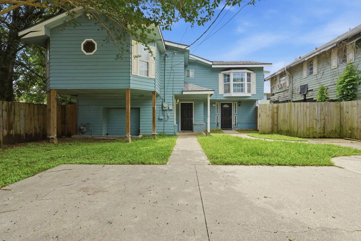 Apartment ∙ 6 Bedrooms ∙ 12 Guests - Lafayette, LA