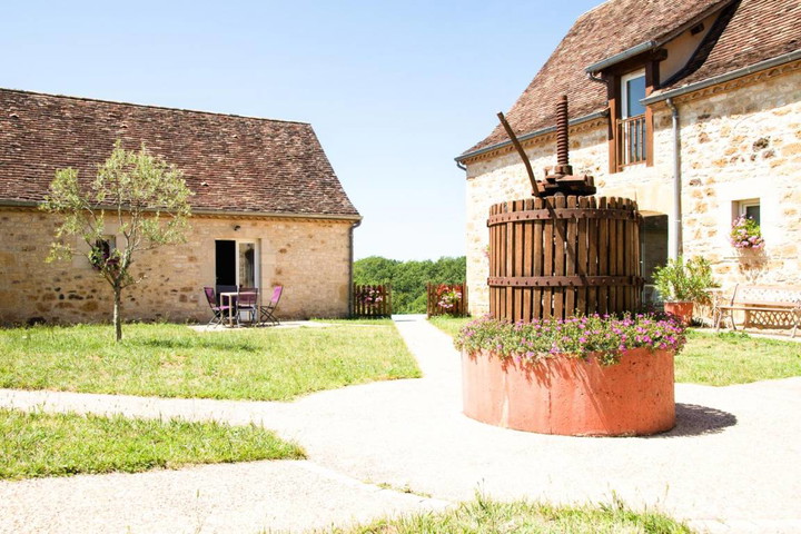 250 M² Gîte ∙ 6 Bedrooms ∙ 15 Guests - Lot