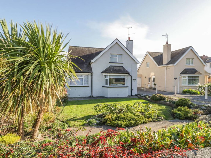 Cottage ∙ 4 Bedrooms ∙ 10 Guests - Conwy