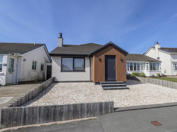 Cottage ∙ 4 Bedrooms ∙ 8 Guests - Rhosneigr