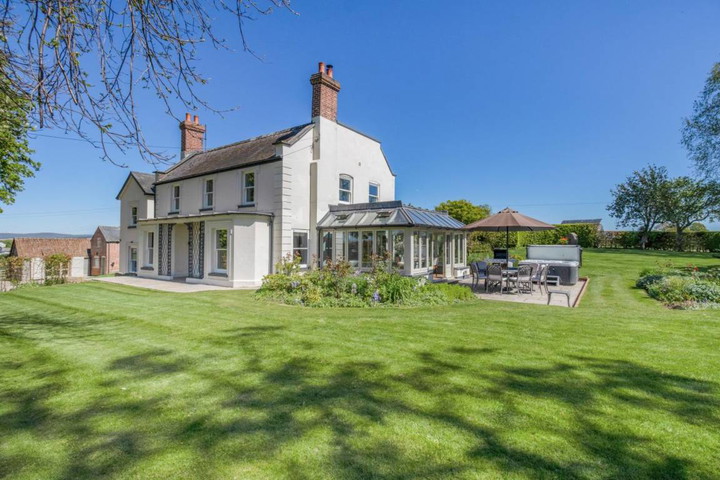 Cottage ∙ 5 Bedrooms ∙ 10 Guests - Hereford