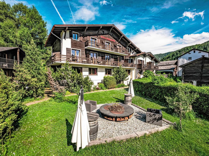 850 M² House ∙ 13 Bedrooms ∙ 27 Guests - Grimentz