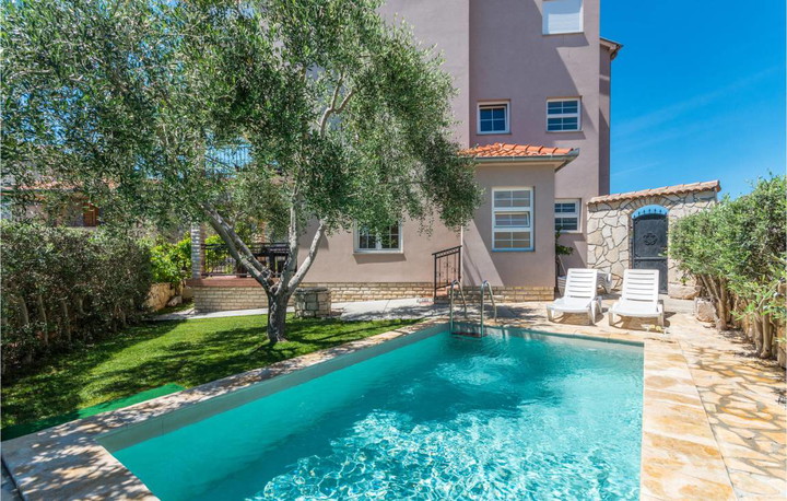 125 M² Maisonette ∙ 4 Bedrooms ∙ 8 Guests - Zadar