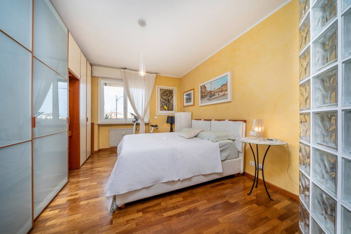 100 M² Apartment ∙ 1 Bedroom ∙ 4 Guests - Udine