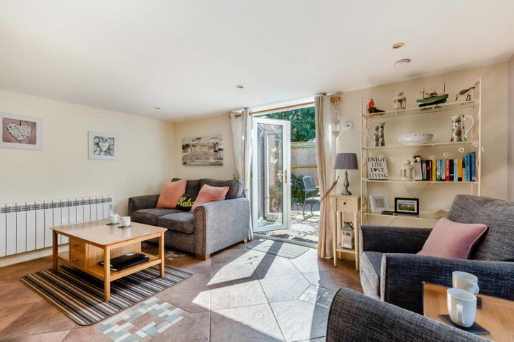 Cottage ∙ 2 Bedrooms ∙ 4 Guests - Holt