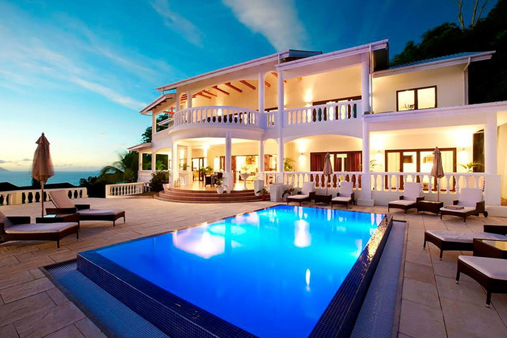 70 M² Villa ∙ 4 Bedrooms ∙ 10 Guests - Seychelles