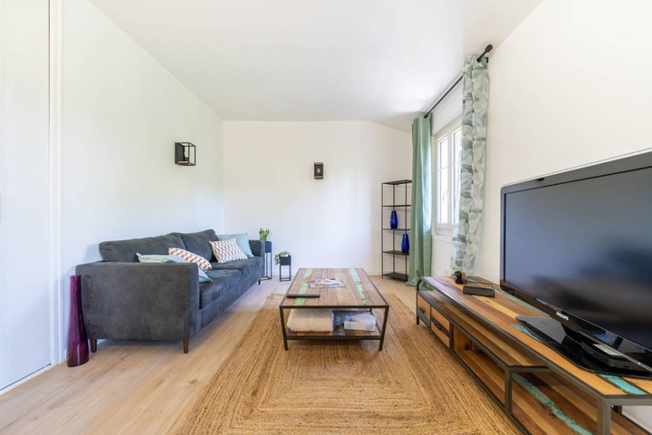 66 M² Appartement ∙ 2 Chambres ∙ 4 Personnes - Beaucaire