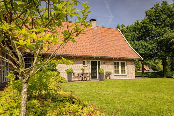 60 M² Farmhouse ∙ 2 Bedrooms ∙ 4 Guests - Enschede