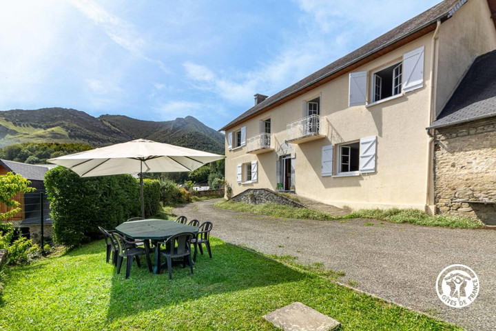 150 M² Gîte ∙ 4 Bedrooms ∙ 8 Guests - Lourdes