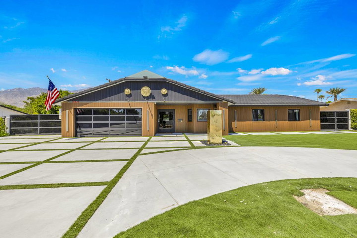 House ∙ 4 Bedrooms ∙ 11 Guests - Cathedral City, CA
