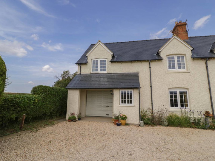 Cottage ∙ 3 Bedrooms ∙ 5 Guests - Broadway