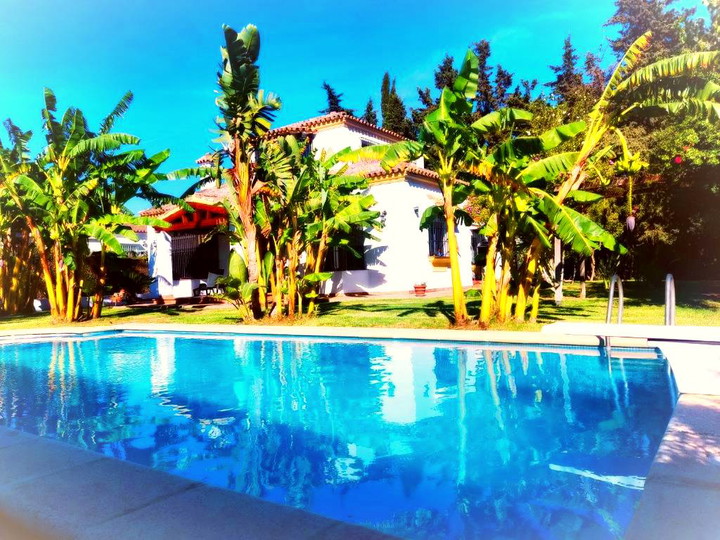 1400 M² Chalet ∙ 5 Chambres ∙ 10 Personnes - Cadix