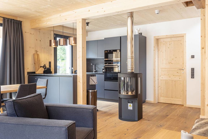 130 M² Chalet ∙ 4 Bedrooms ∙ 8 Guests - Lermoos