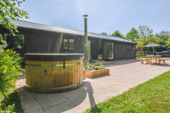 Cottage ∙ 2 Bedrooms ∙ 4 Guests - Woodbridge