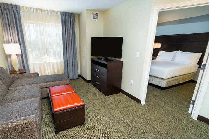 Condo ∙ 2 Bedrooms ∙ 8 Guests - Fremont, CA