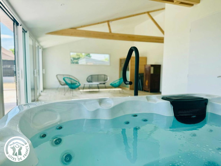 220 M² Cottage ∙ 6 Chambres ∙ 12 Personnes - Vendée