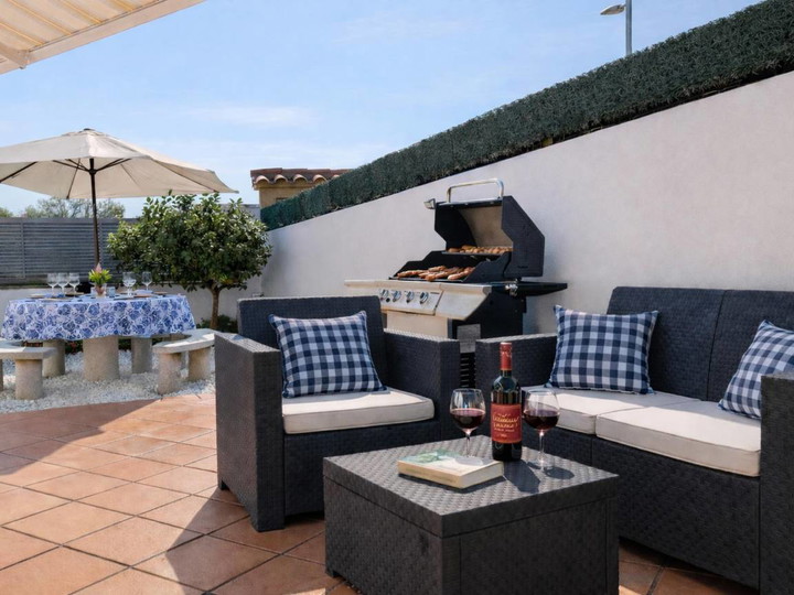60 M² House ∙ 2 Bedrooms ∙ 6 Guests - Roses