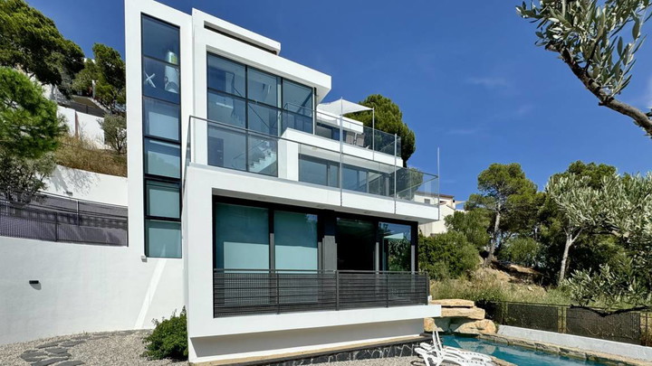 175 M² Villa ∙ 4 Chambres ∙ 8 Personnes - Llançà
