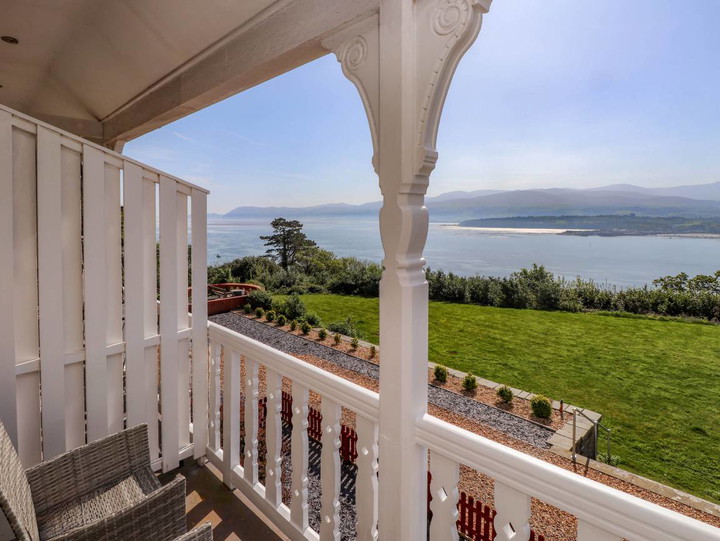 Cottage ∙ 2 Bedrooms ∙ 4 Guests - Bangor