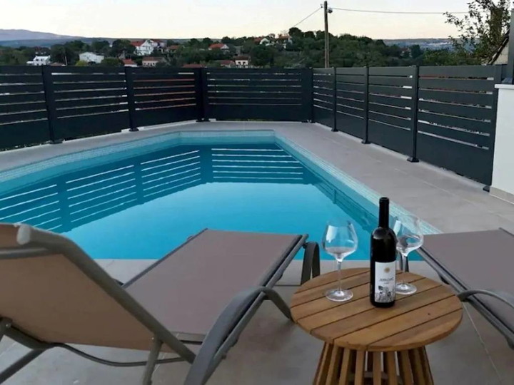 55 M² Ferienhaus ∙ 2 Schlafzimmer ∙ 4 Gäste - Imotski