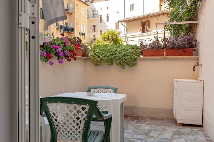 75 M² Apartment ∙ 3 Bedrooms ∙ 7 Guests - Livorno