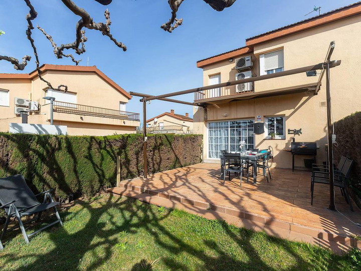 120 M² Huis ∙ 5 Slaapkamers ∙ 11 Gasten - Palau-saverdera