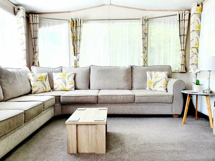 Cottage ∙ 2 Bedrooms ∙ 6 Guests - Barton on Sea